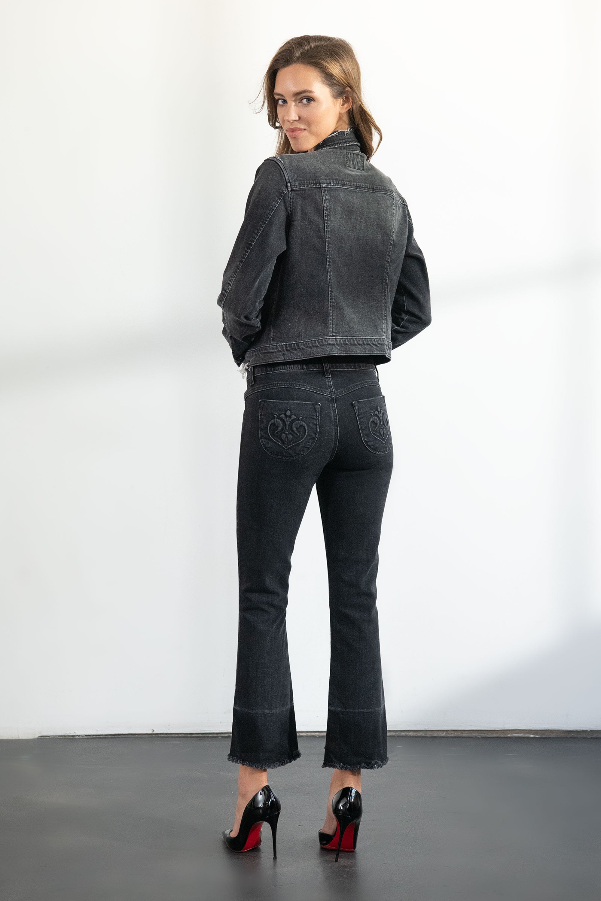 Bellissima Signature Mid Rise Straight Jean In The Fame – Siwy